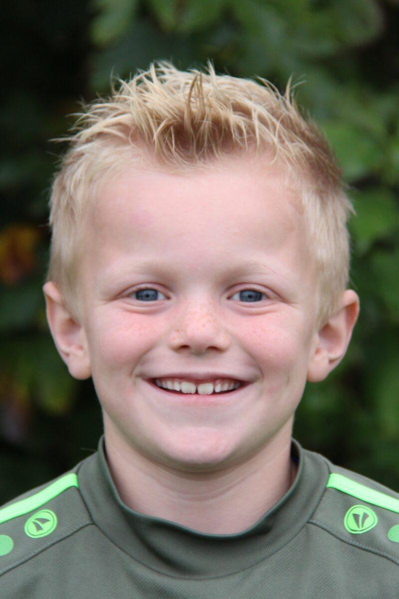 11 mei HMVV - Vessem: Vik van den Borne - Voetbalvereniging HMVV